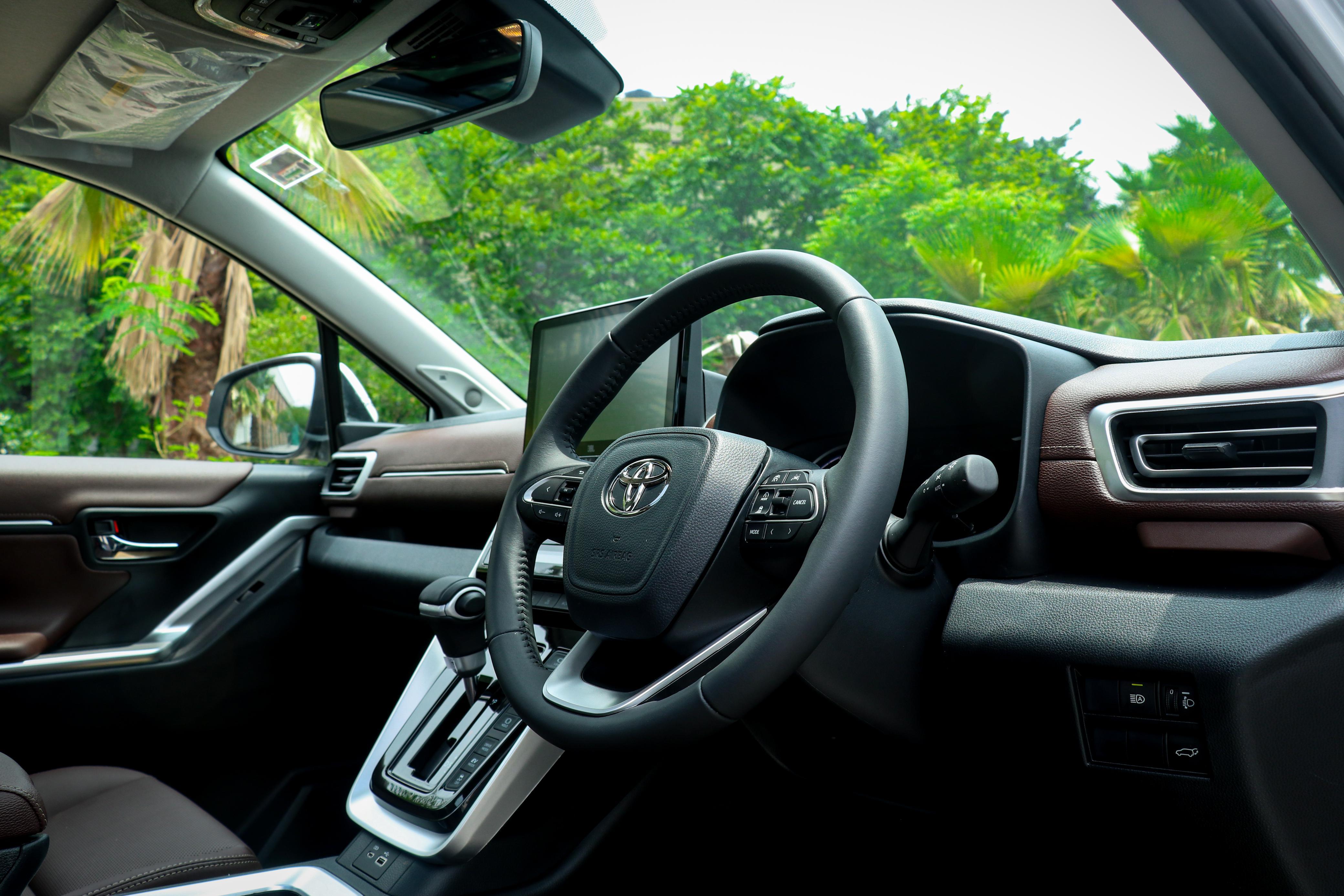 Toyota Innova Hycross Car on Rent in Delhi